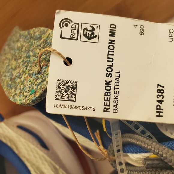 Reebok | Shoes | Reebok Solution Mid Trainers Basketball Sz 45 | Poshmark